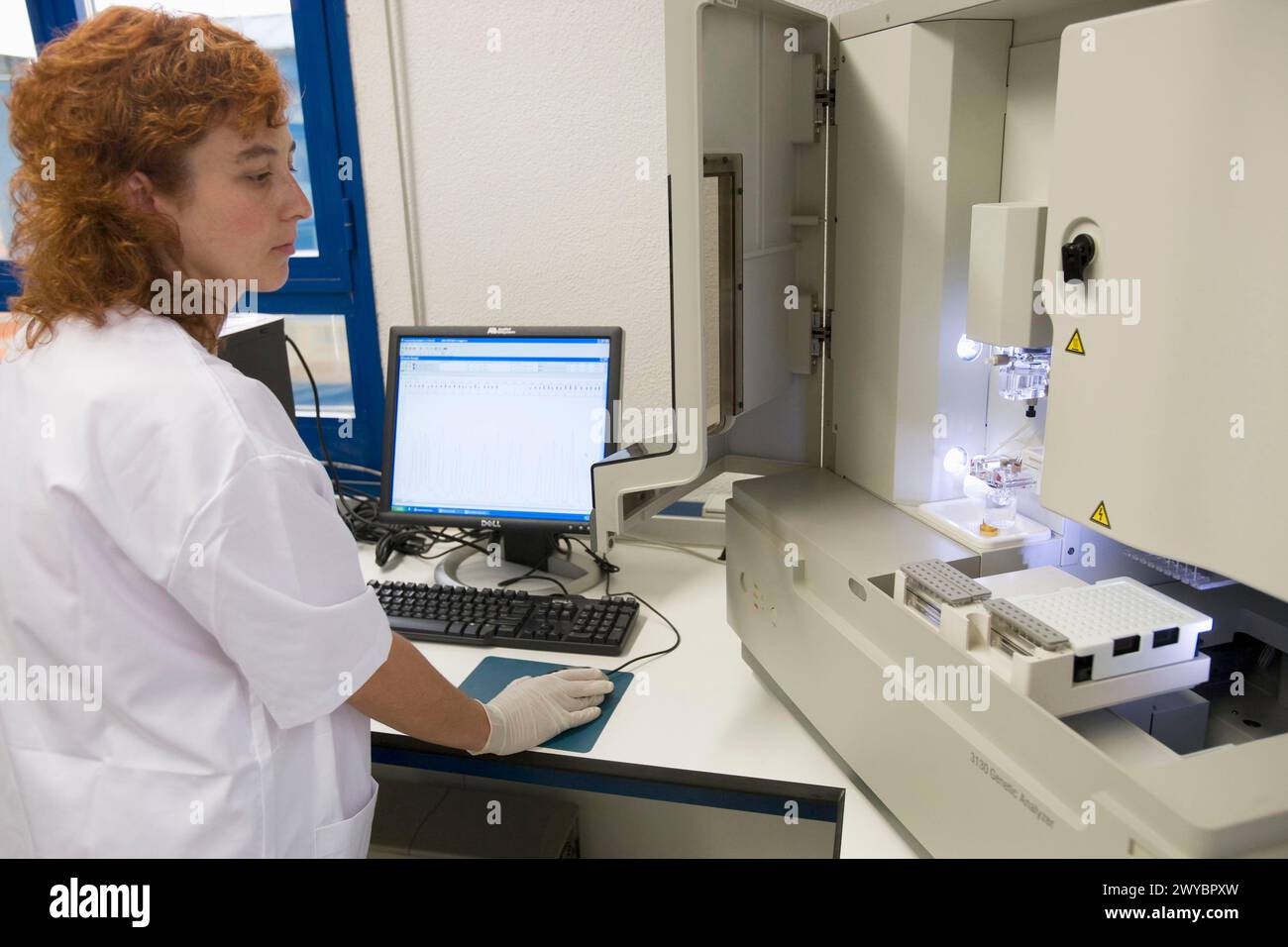 Laboratorio de pcr hi-res stock photography and images - Alamy