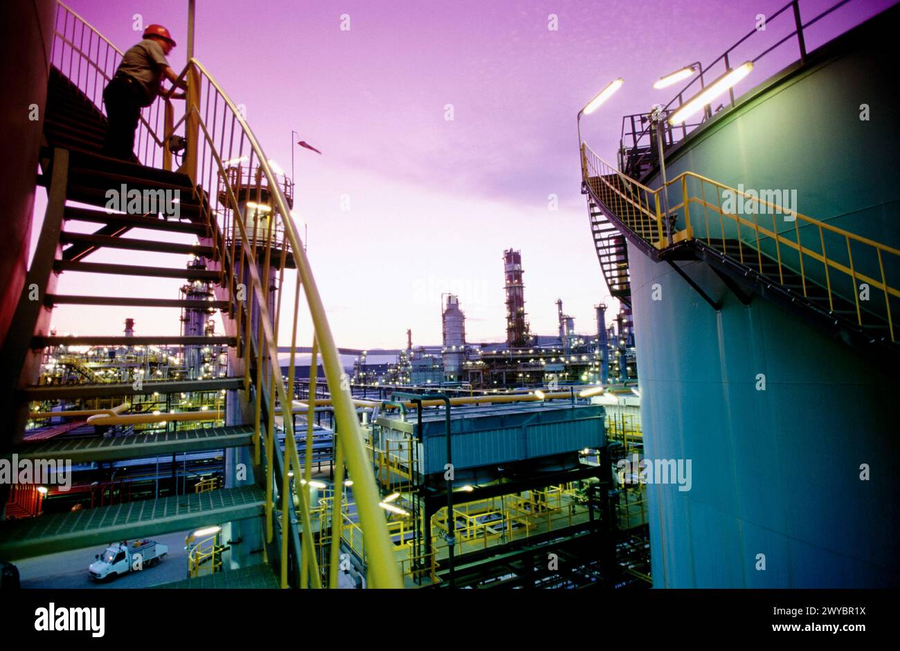 Repsol tarragona refinery hi-res stock photography and images - Alamy