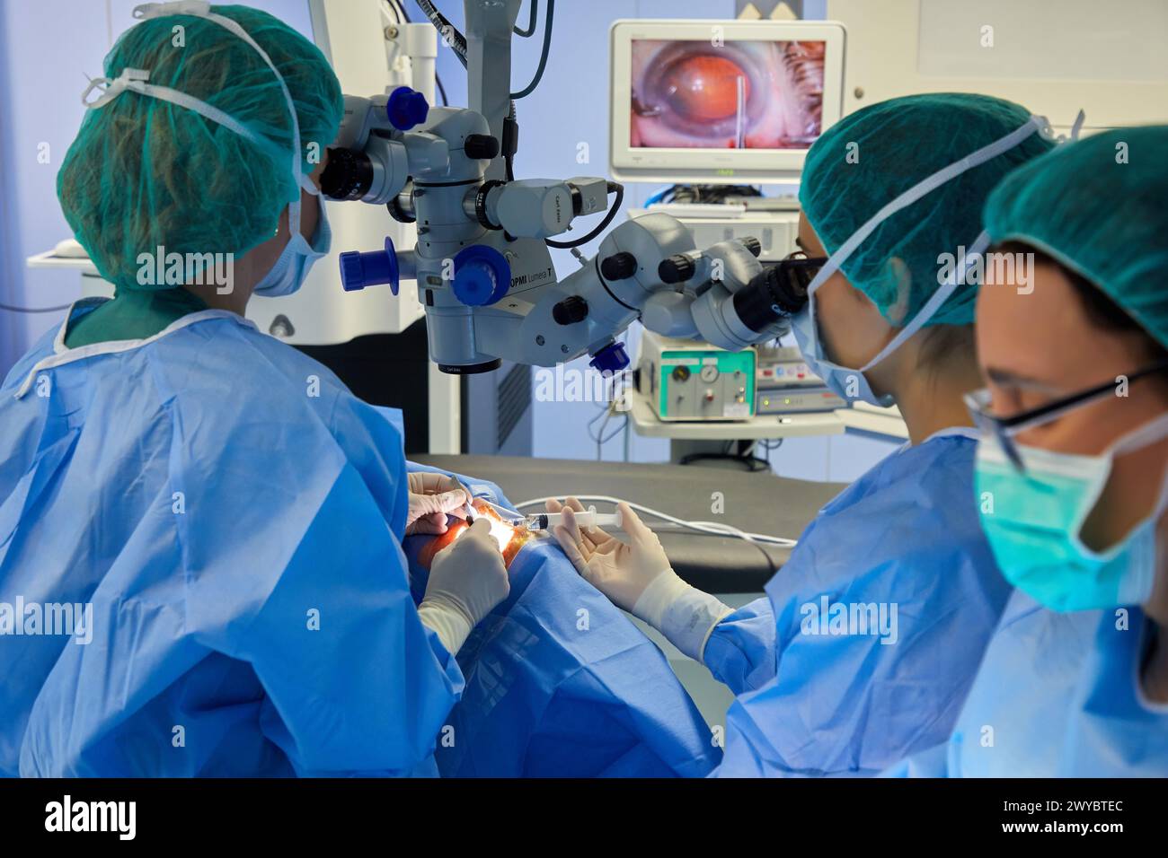 Surgical intervention of eyes, Cataracts, Operating theater of ...