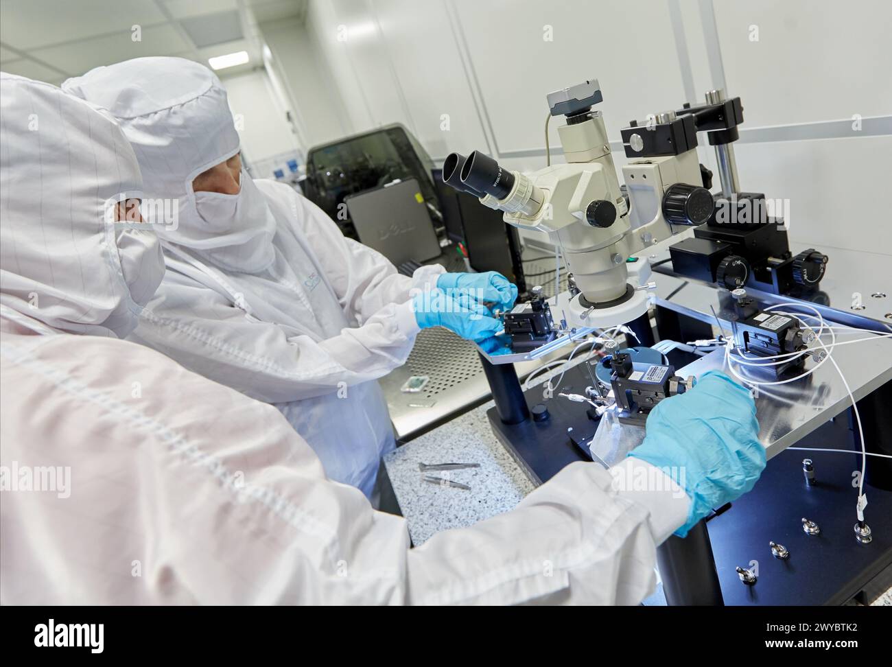 Cleanrooms laboratory hi-res stock photography and images - Alamy
