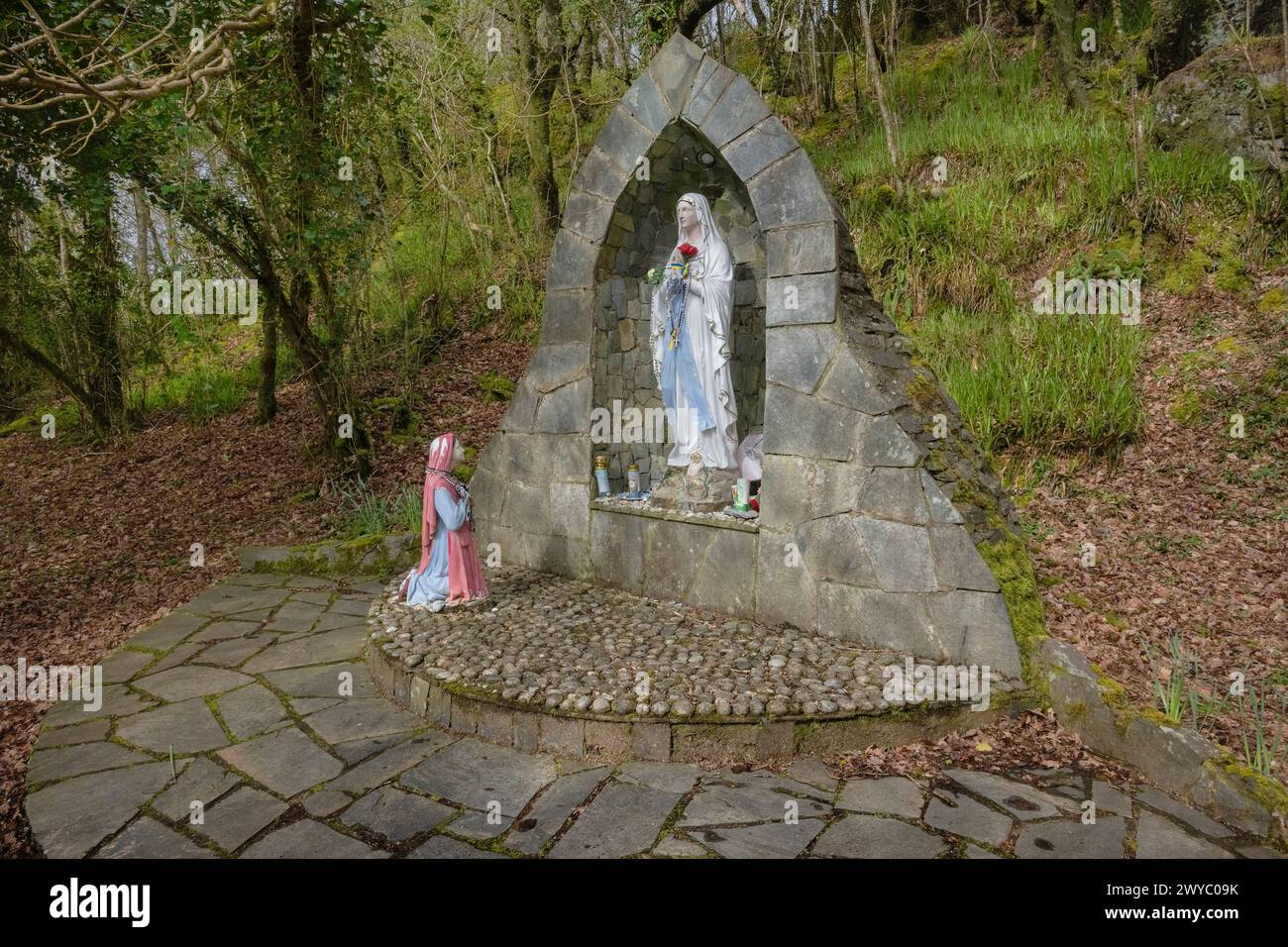 Republic of Ireland, County Donegal, Kilmacrennan, Doon Holy Well ...