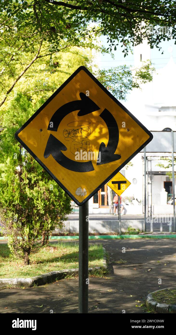 Turning circle hi-res stock photography and images - Alamy