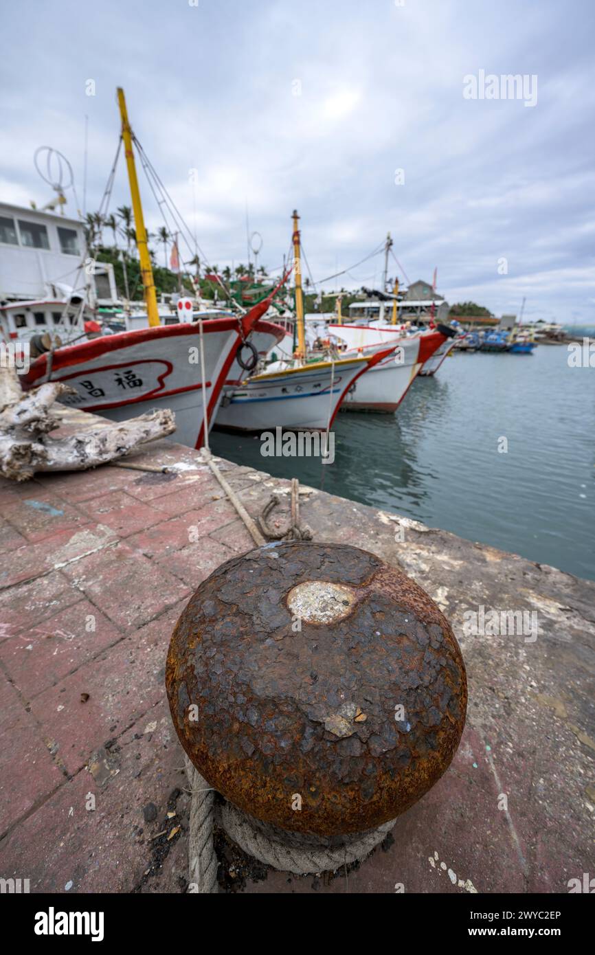 Marine mooring bollard hi-res stock photography and images - Alamy