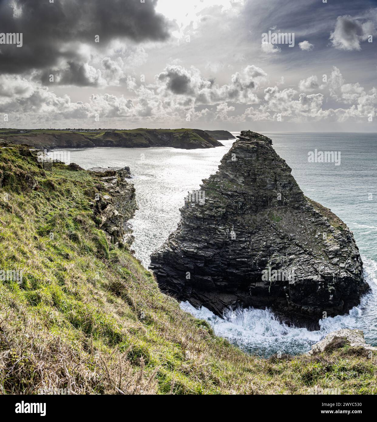 Views and landscape surrounding timtagel on the west cornwall coast ...