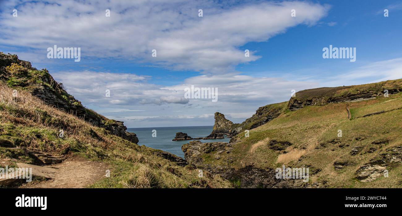 Views and landscape surrounding timtagel on the west cornwall coast ...