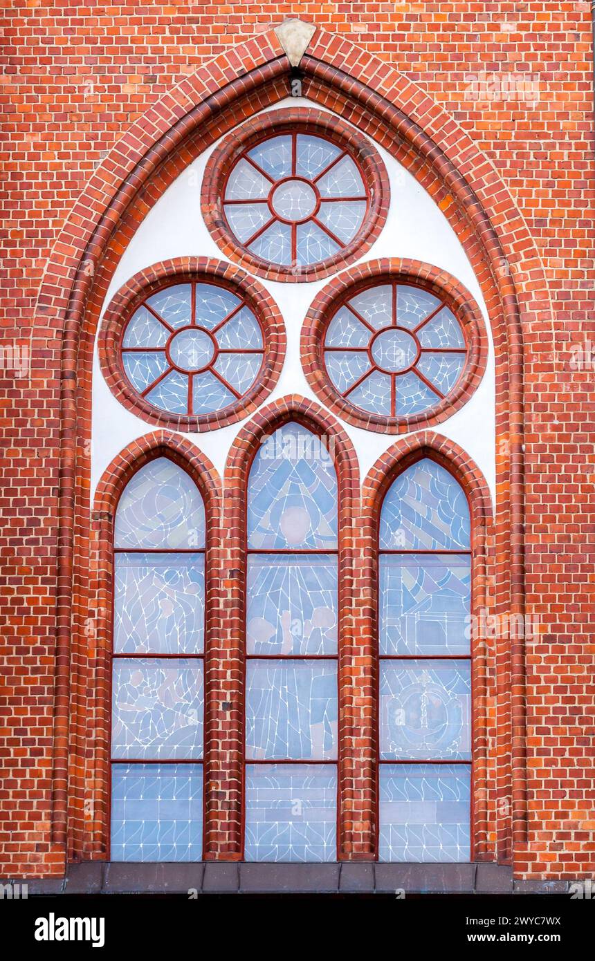 Arch window on saint hi-res stock photography and images - Alamy