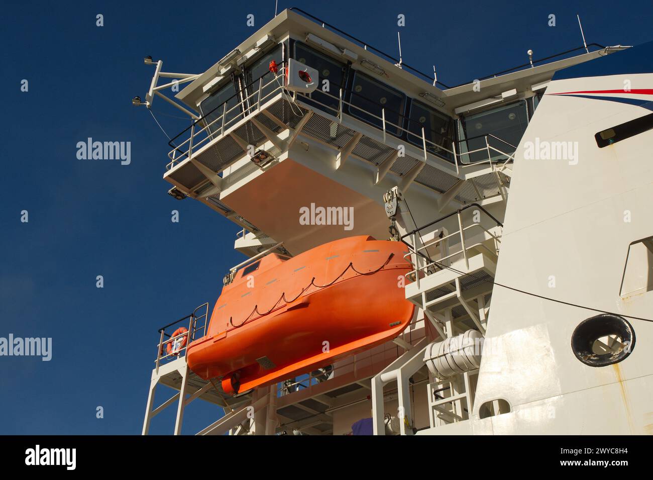 Ship bridge lifeboat hi-res stock photography and images - Alamy