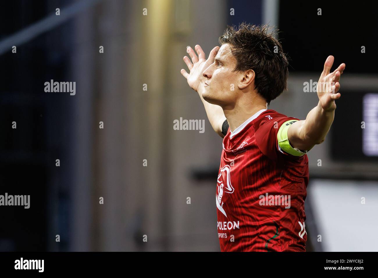 Waregem, Belgium. 05th Apr, 2024. Essevee's Jelle Vossen celebrates ...