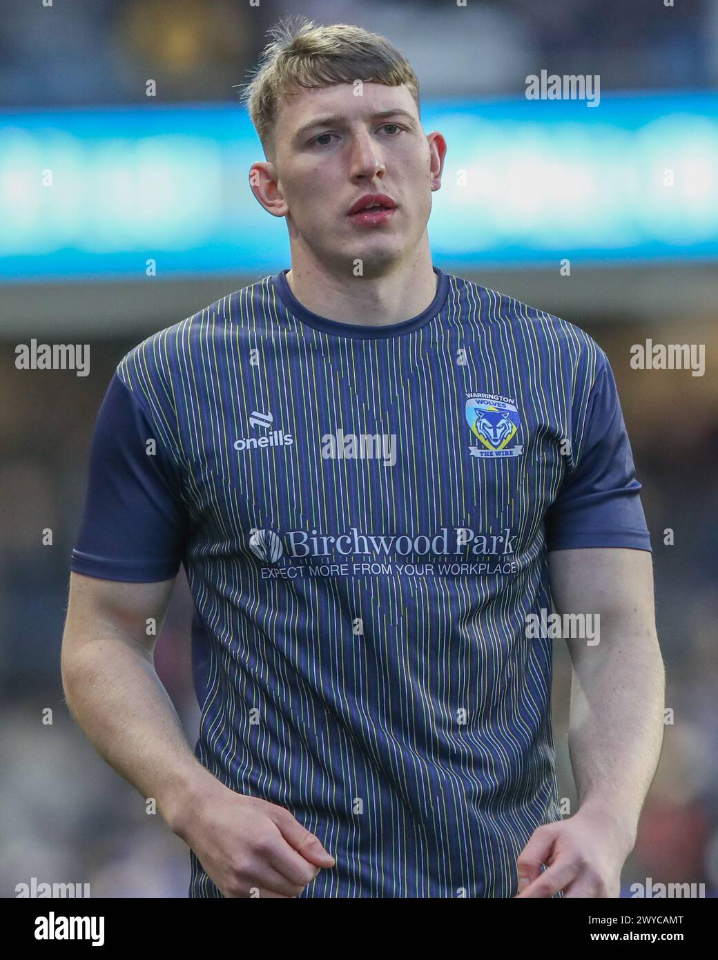 Leeds, UK. 05th Apr, 2024. Warrington players warming up during the ...