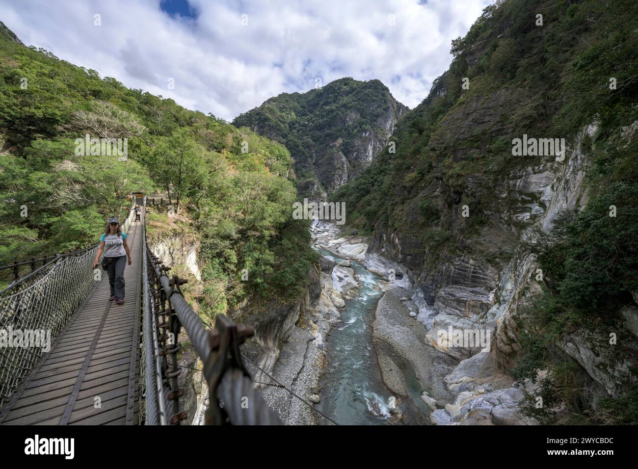 Valley pathway hi-res stock photography and images - Alamy
