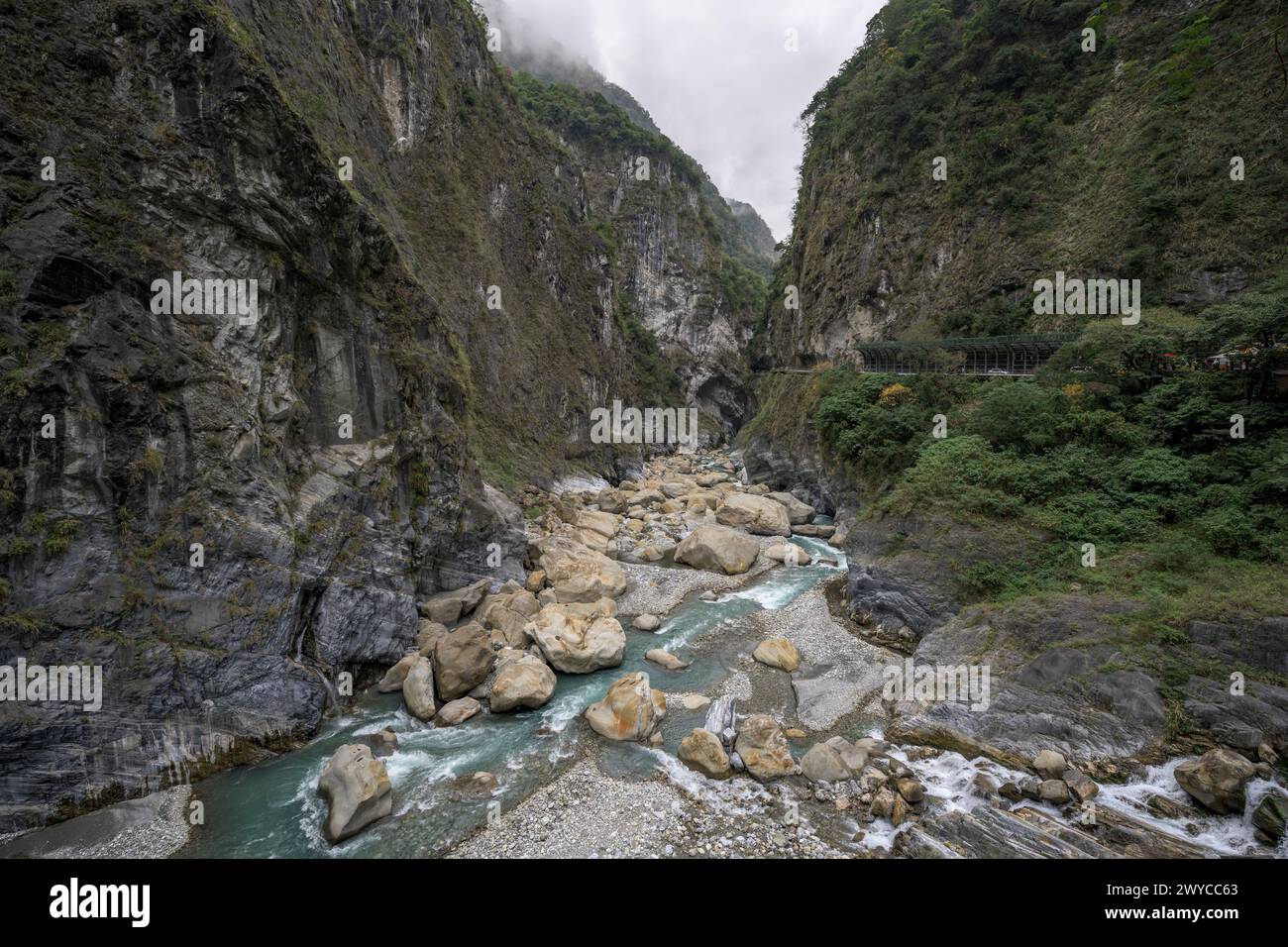 A view of the spectacular Taroko gorge in the mist Stock Photo - Alamy