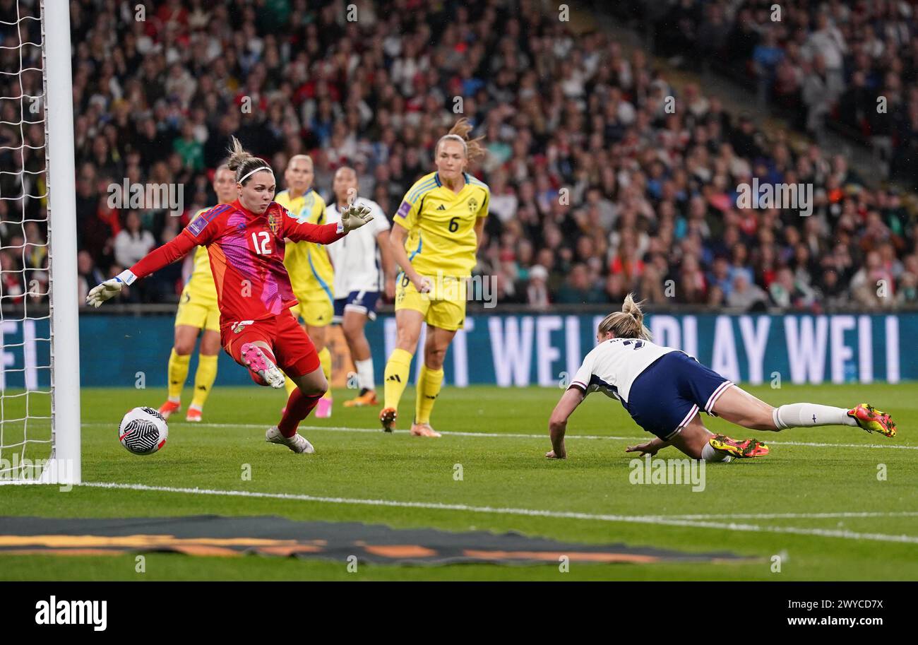 England's Alessia Russo (right) scores their side's first goal of the ...
