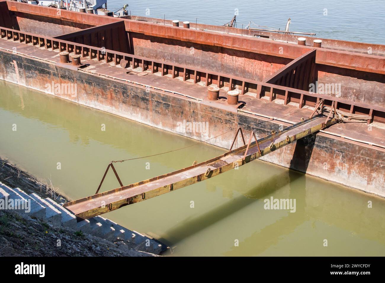 River bulk cargo vintage barge on clear sunny day Stock Photo - Alamy