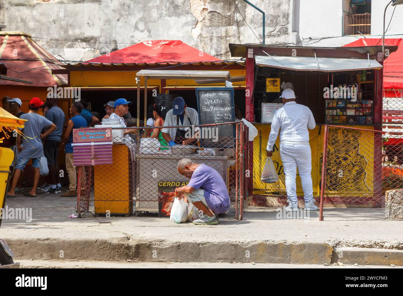 Lifestyle of Cuban people in a market with kiosks or stalls in Havana ...
