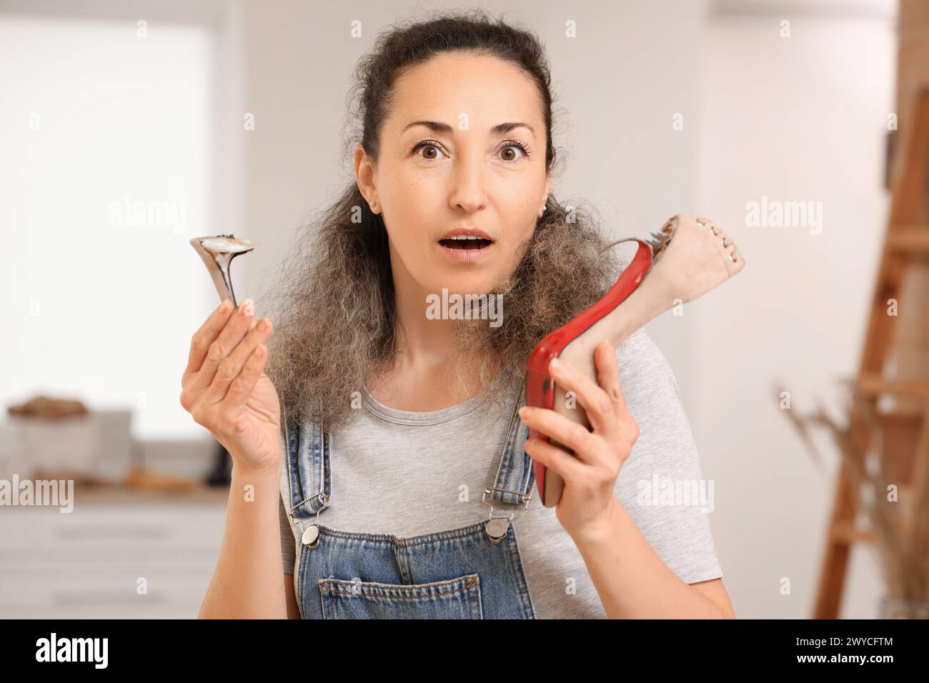 Broken heel hi-res stock photography and images - Alamy Broken heel hi-res stock photography and images - Alamy