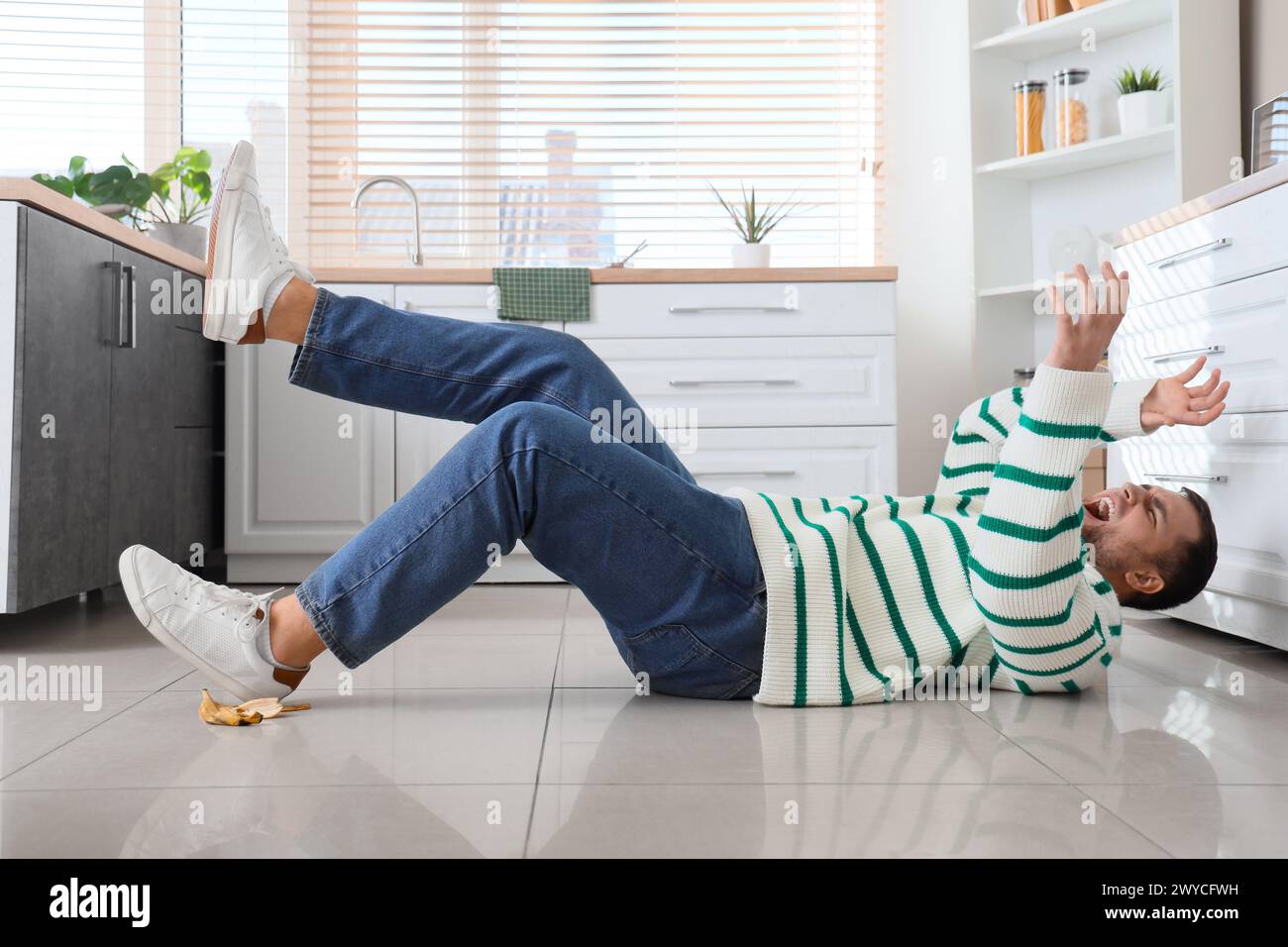Banana slipping and falling hi-res stock photography and images - Alamy