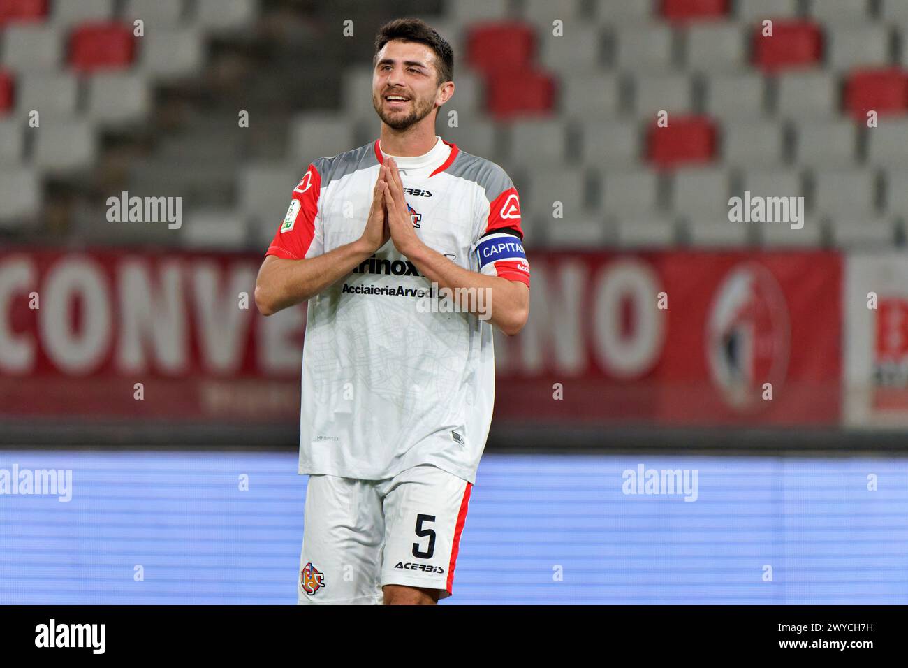 Bari, Italy. 05th Apr, 2024. Luca Ravanelli of US Cremonese during SSC ...