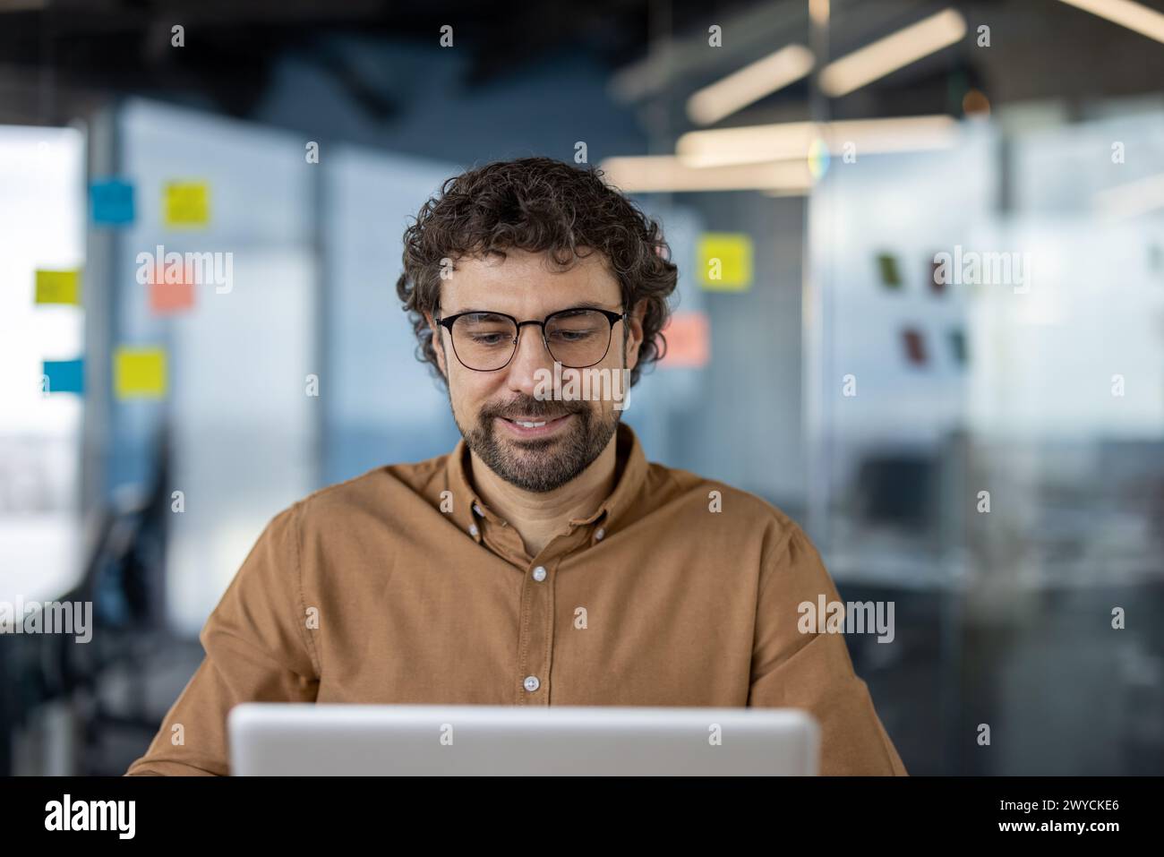 Computer reflecting in glasses hi-res stock photography and images - Alamy