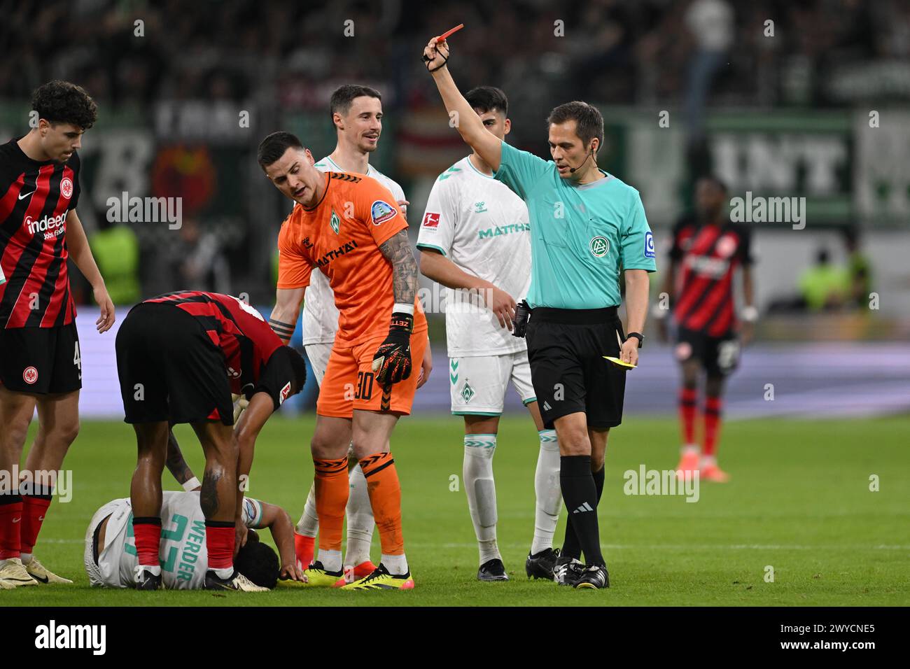 05 April 2024, Hesse, Frankfurt/Main: Soccer: Bundesliga, Eintracht ...