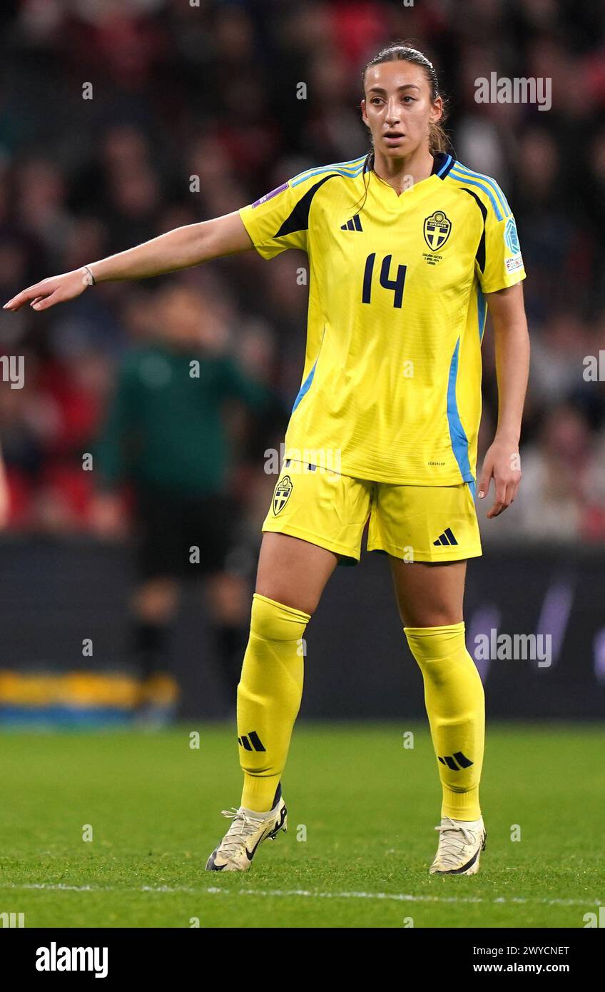 2025 euro women hi-res stock photography and images - Alamy