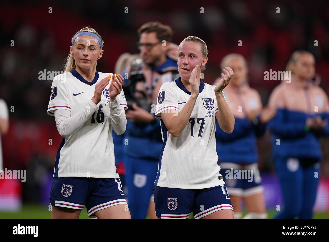 Beth mead england chloe hi-res stock photography and images - Alamy