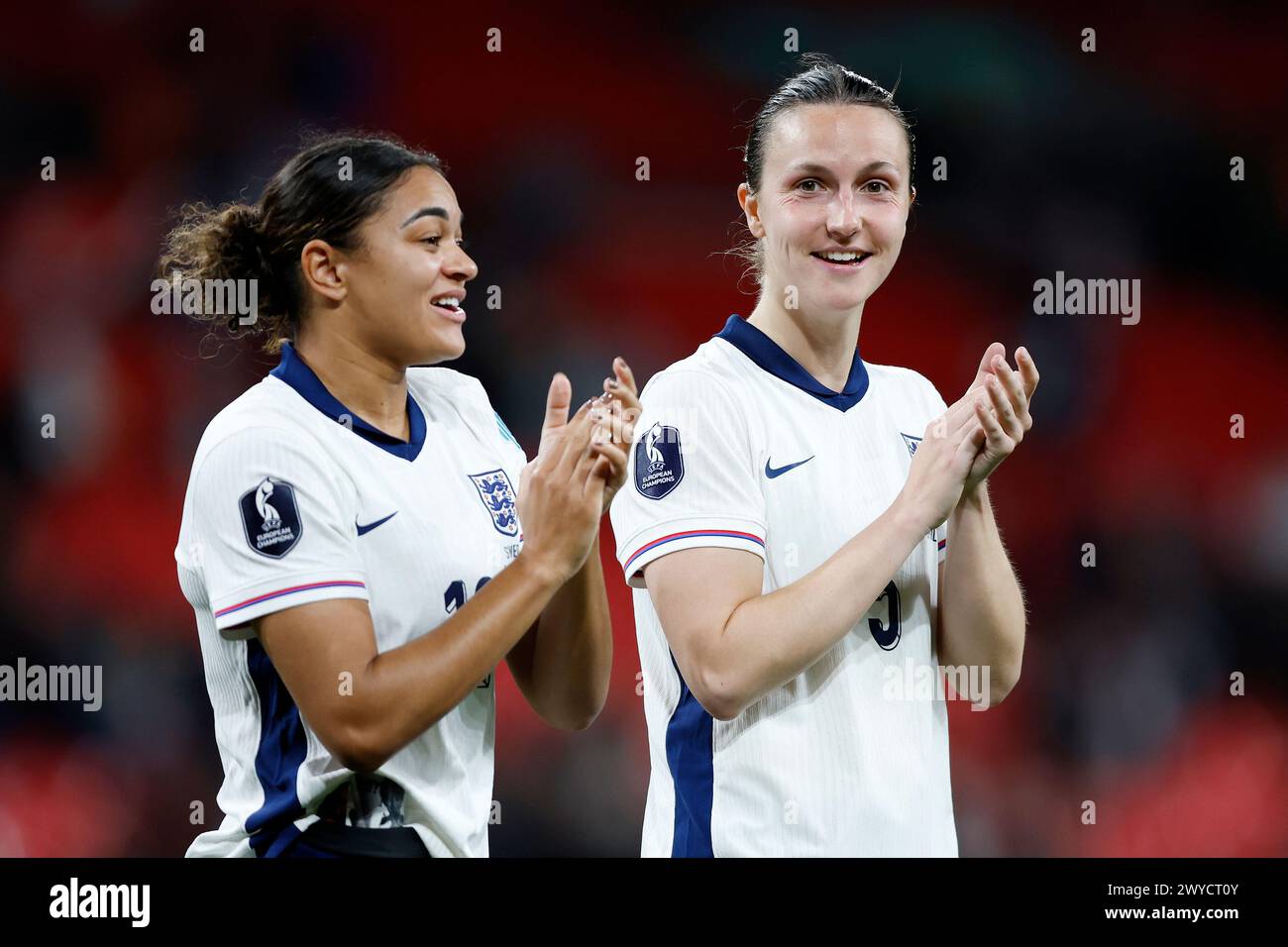 England’s Jessica Carter (left) and England’s Lotte Wubben-Moy ...