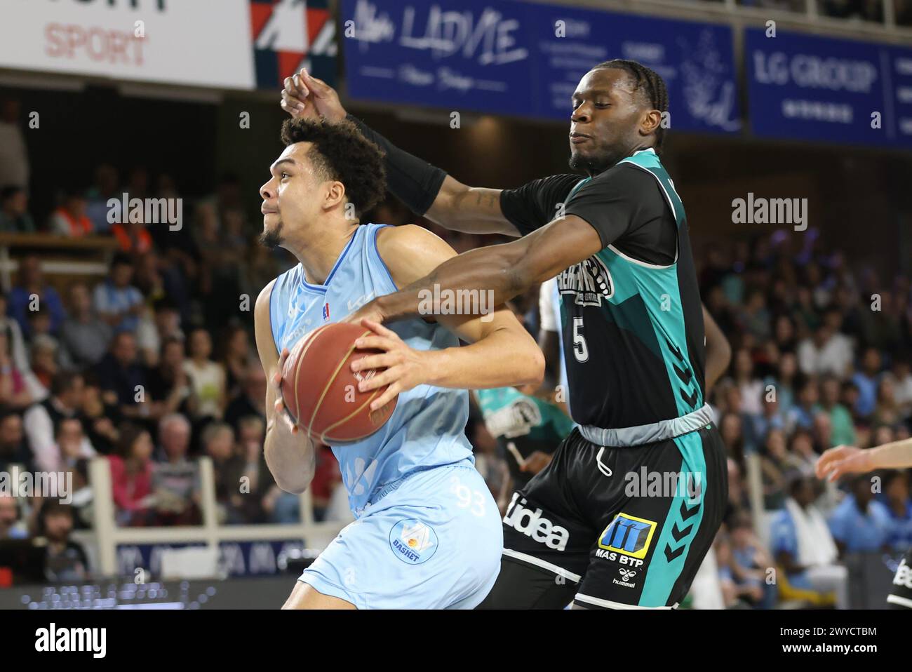 Thierry Larret/Maxppp. Basket Pro B : JA Vichy vs Pau Lacq Hortez. Le 5 ...