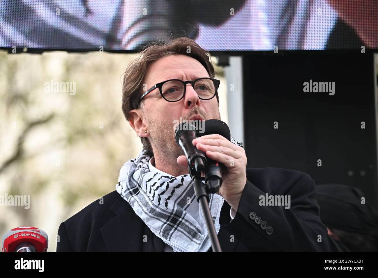 Downing street, London, UK. 5th Apr, 2024. Speaker Pros David Miller ...