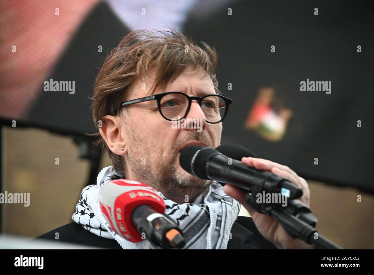 Downing street, London, UK. 5th Apr, 2024. Speaker Pros David Miller ...