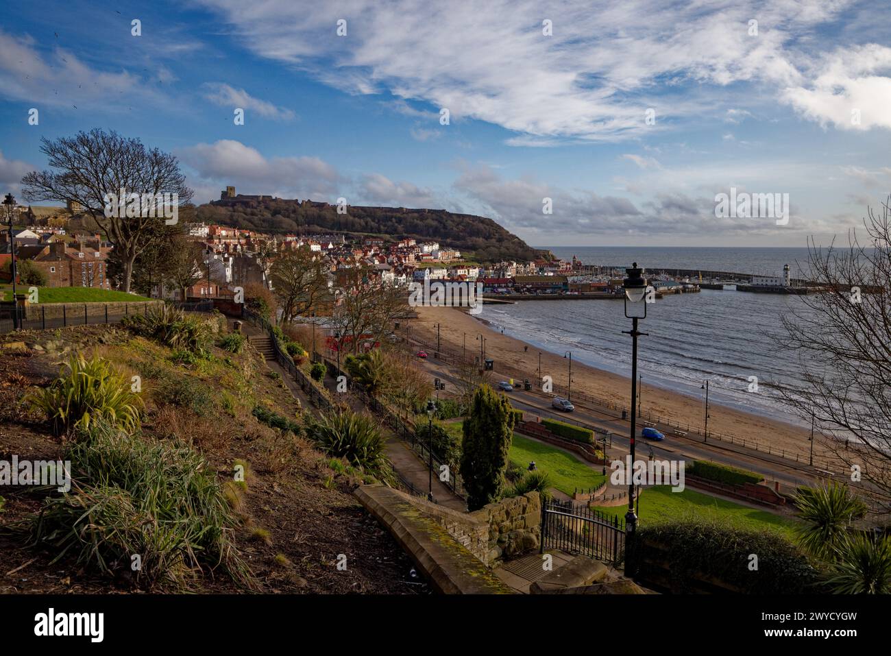 Scarborough coast sunny hi-res stock photography and images - Alamy