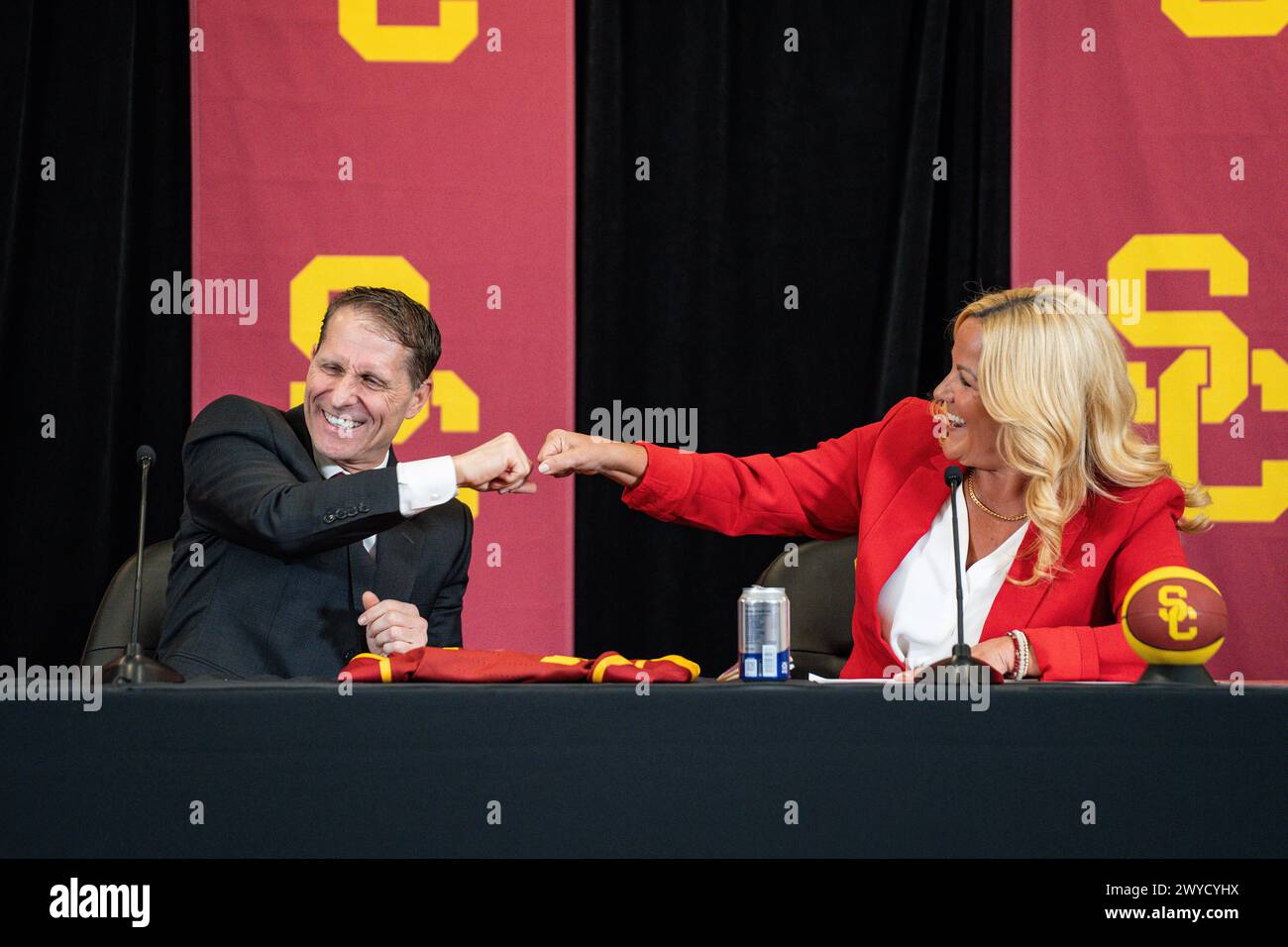 Eric Musselman is introduced as the new head coach for USC Trojans men ...