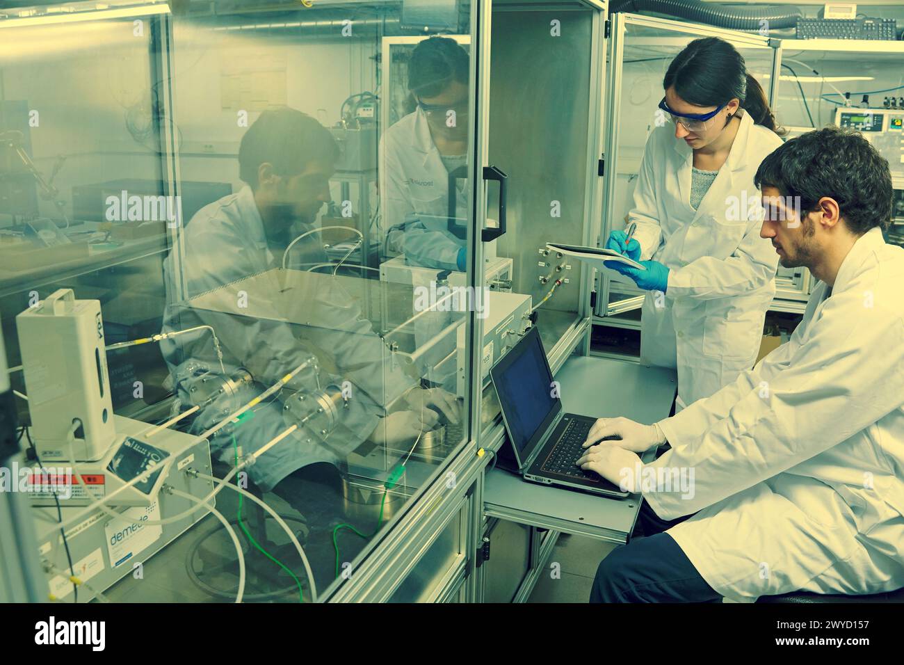 Membrane reactor hi-res stock photography and images - Alamy