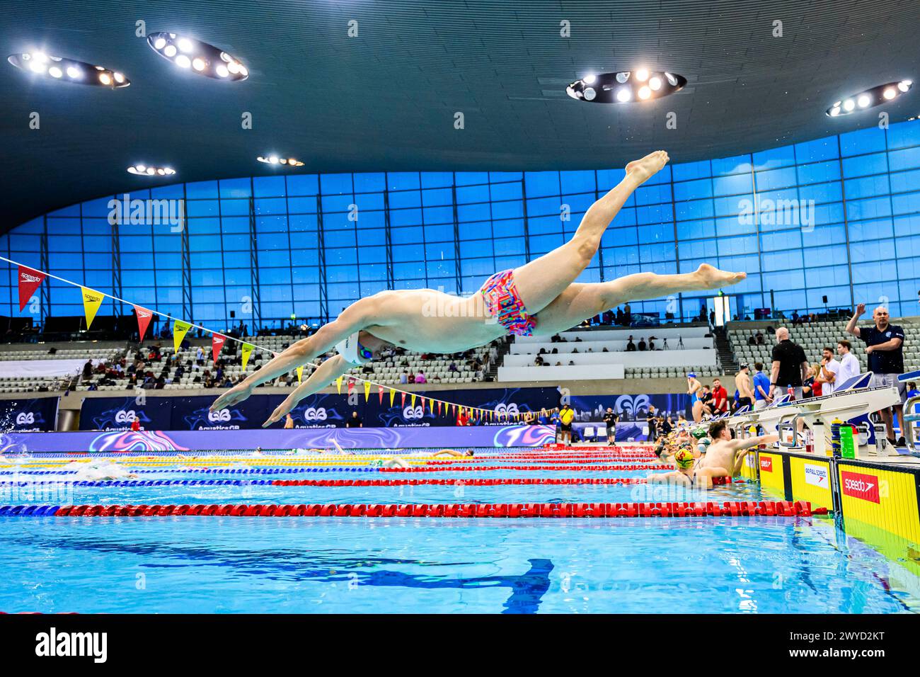 Paris 2024 aquatics centre hi-res stock photography and images - Alamy