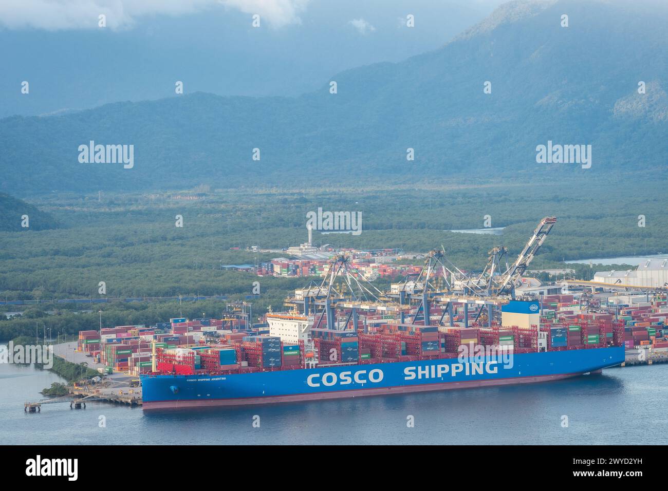 2024 cargo ships hi-res stock photography and images - Alamy