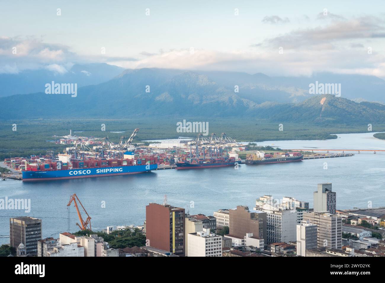2024 cargo ships hi-res stock photography and images - Alamy