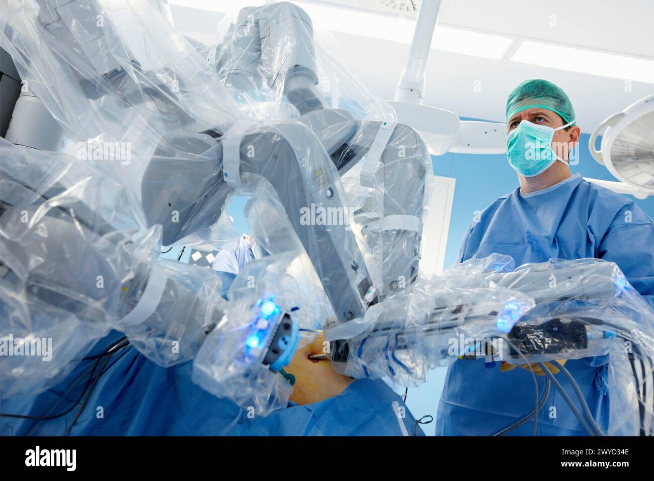 Operating room, prostate cancer robotic surgery, Da Vinci surgical ...