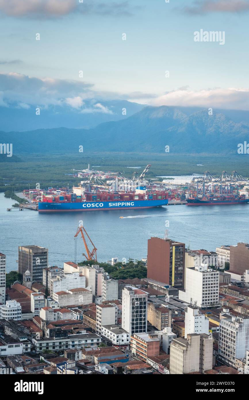 2024 cargo ships hi-res stock photography and images - Alamy