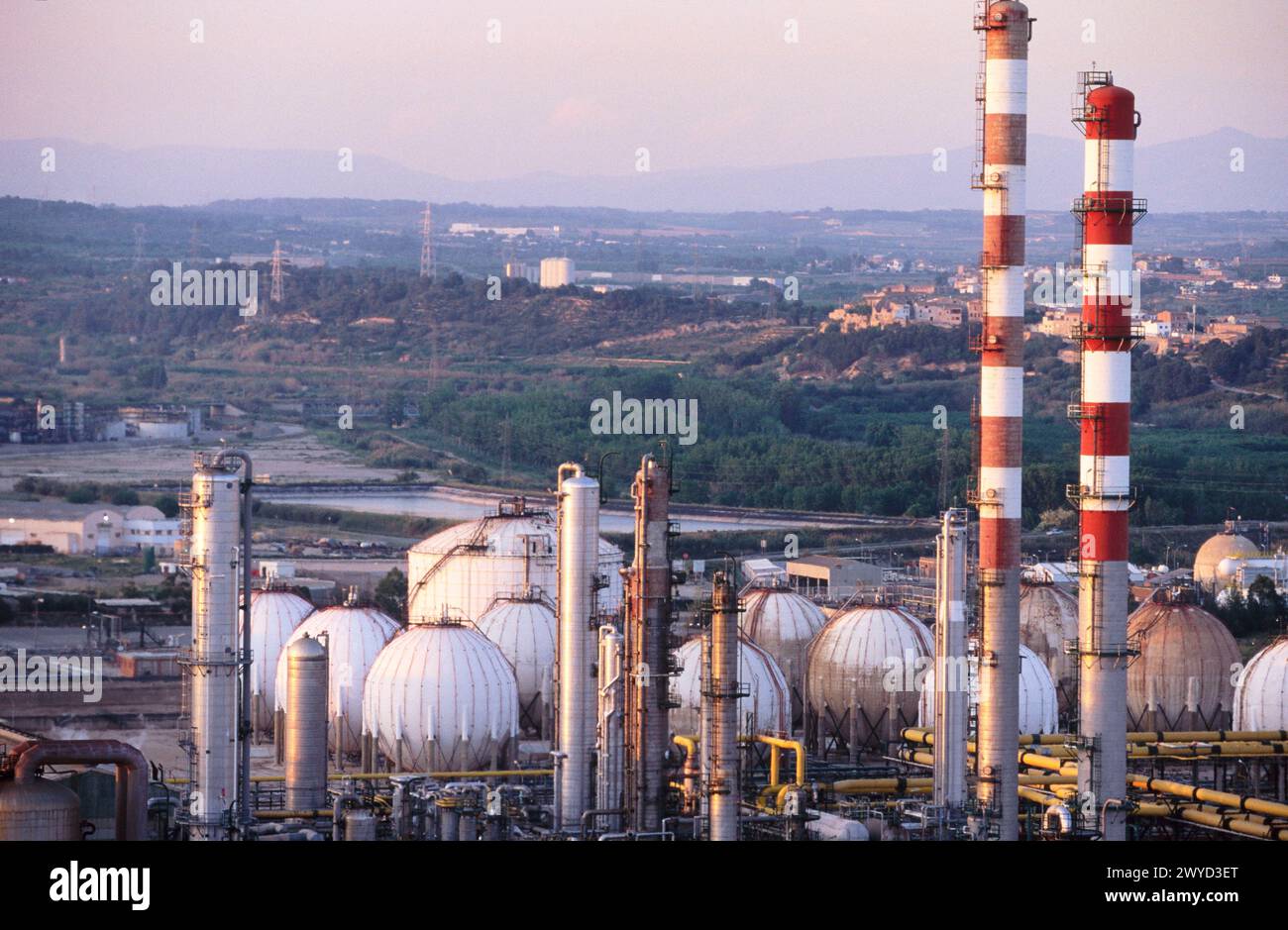 Repsol tarragona refinery hi-res stock photography and images - Alamy