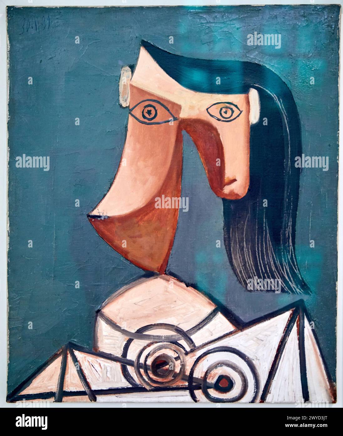 France paris picasso museum woman hi-res stock photography and images ...