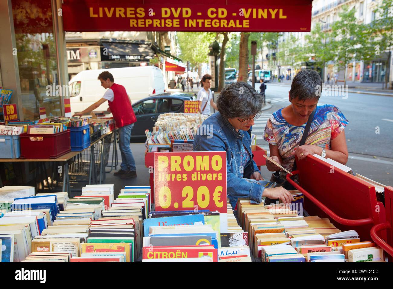 Sale library hi-res stock photography and images - Alamy