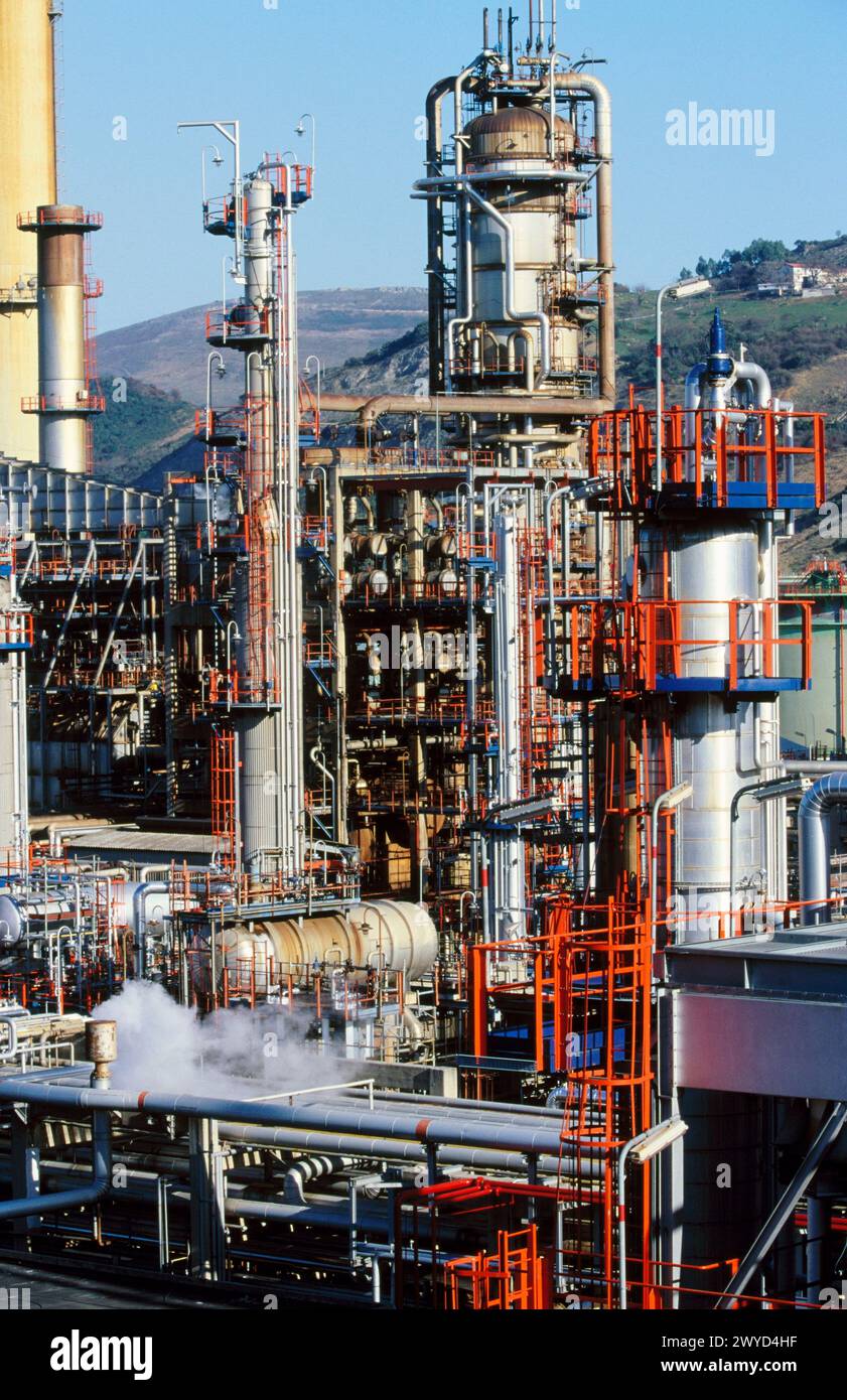 Muskiz oil refinery biscay spain hi-res stock photography and images ...