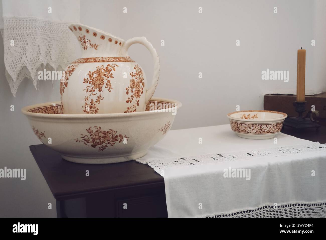 Victorian washing jug 19th century hi-res stock photography and images ...