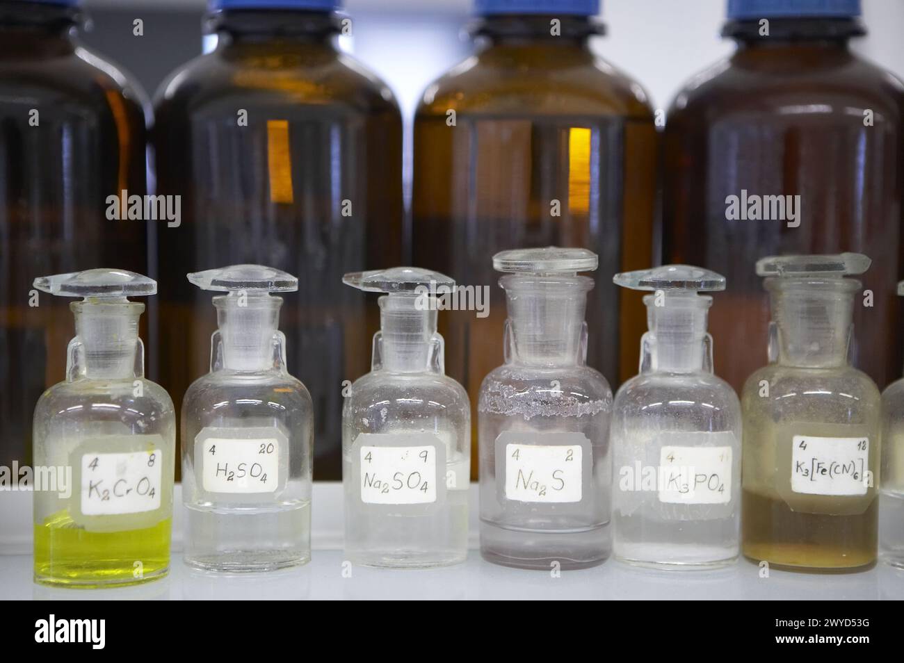 Fundamental chemistry hi-res stock photography and images - Alamy