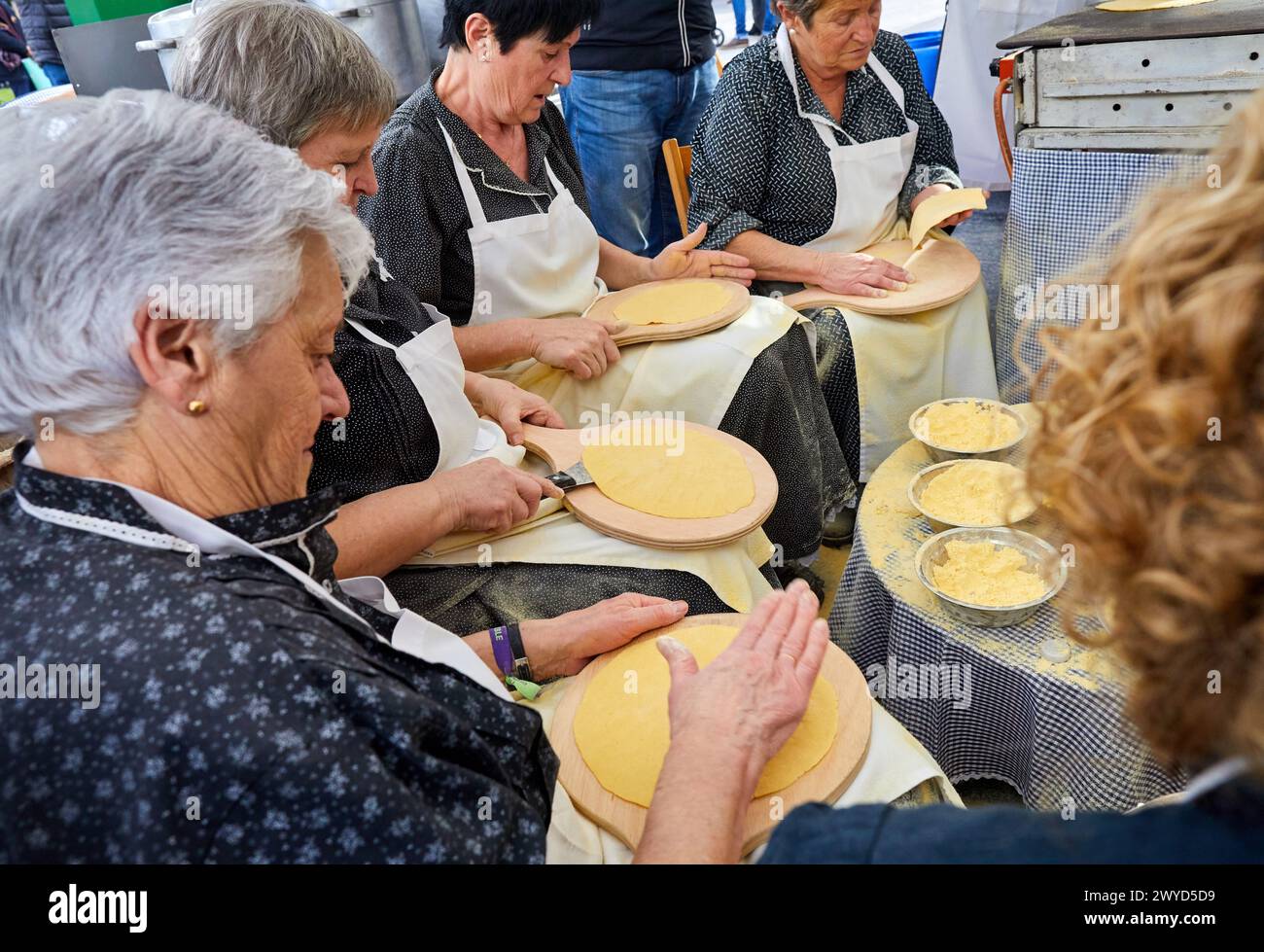 Baserritarra costume hi-res stock photography and images - Alamy