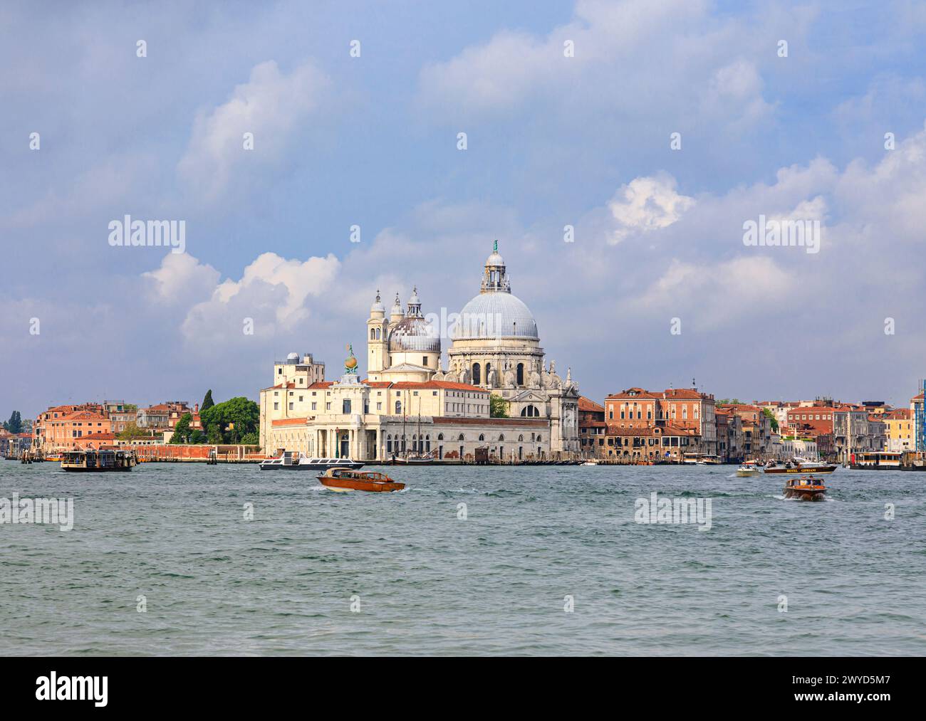 Side view basilica santa maria hi-res stock photography and images - Alamy