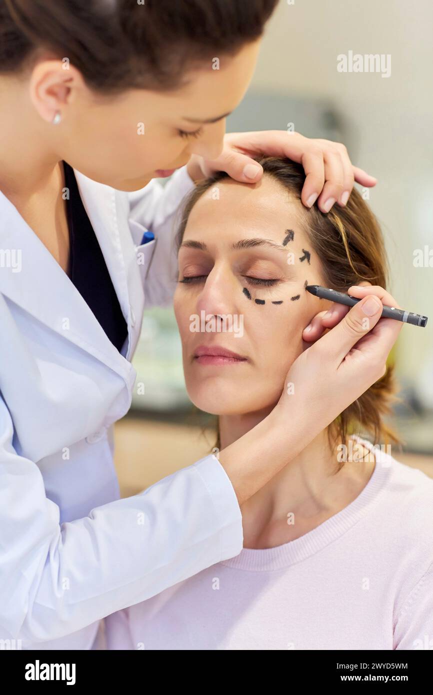 Plastic surgery lines mature hi-res stock photography and images - Alamy
