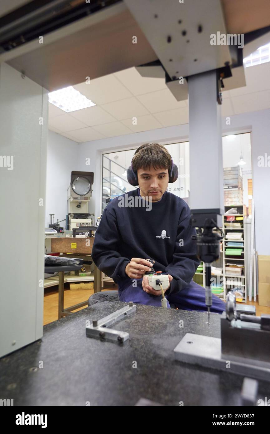 Dimensional control measures. Quality control. Machined Indecober ...