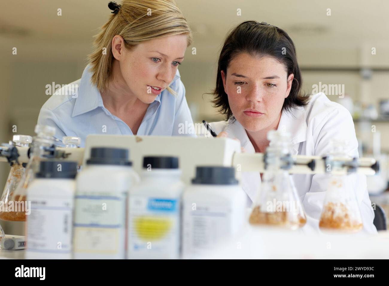 Field laboratory experiments hi-res stock photography and images - Alamy