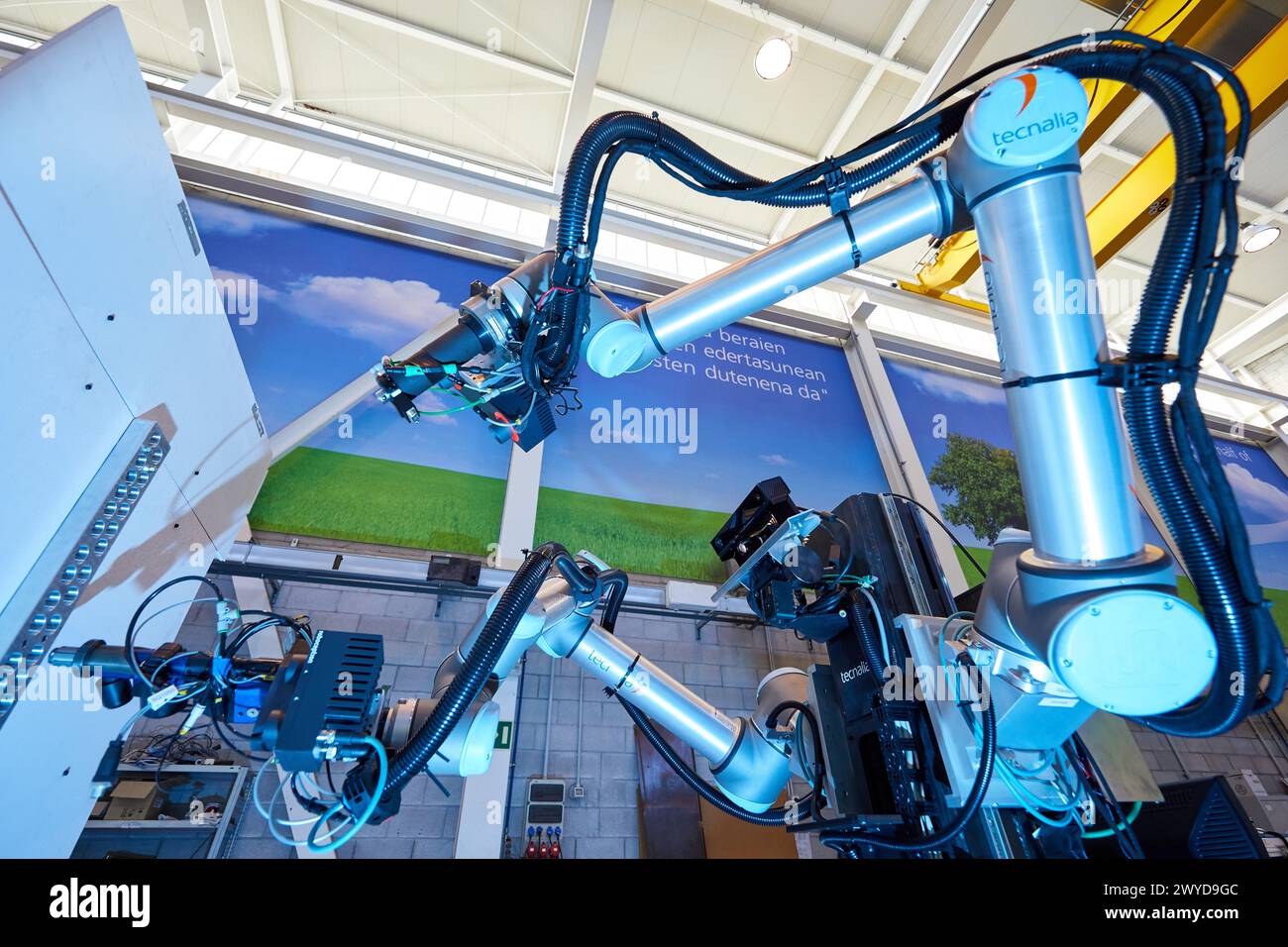Use of flexible robotics in industrial manufacturing processes, Mobile ...