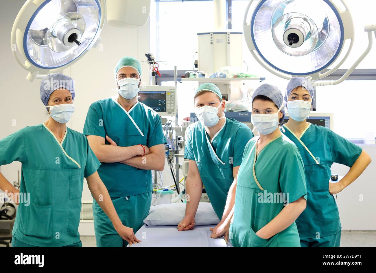 Surgeon, Surgery, Operating room, Hospital, Spain Stock Photo - Alamy